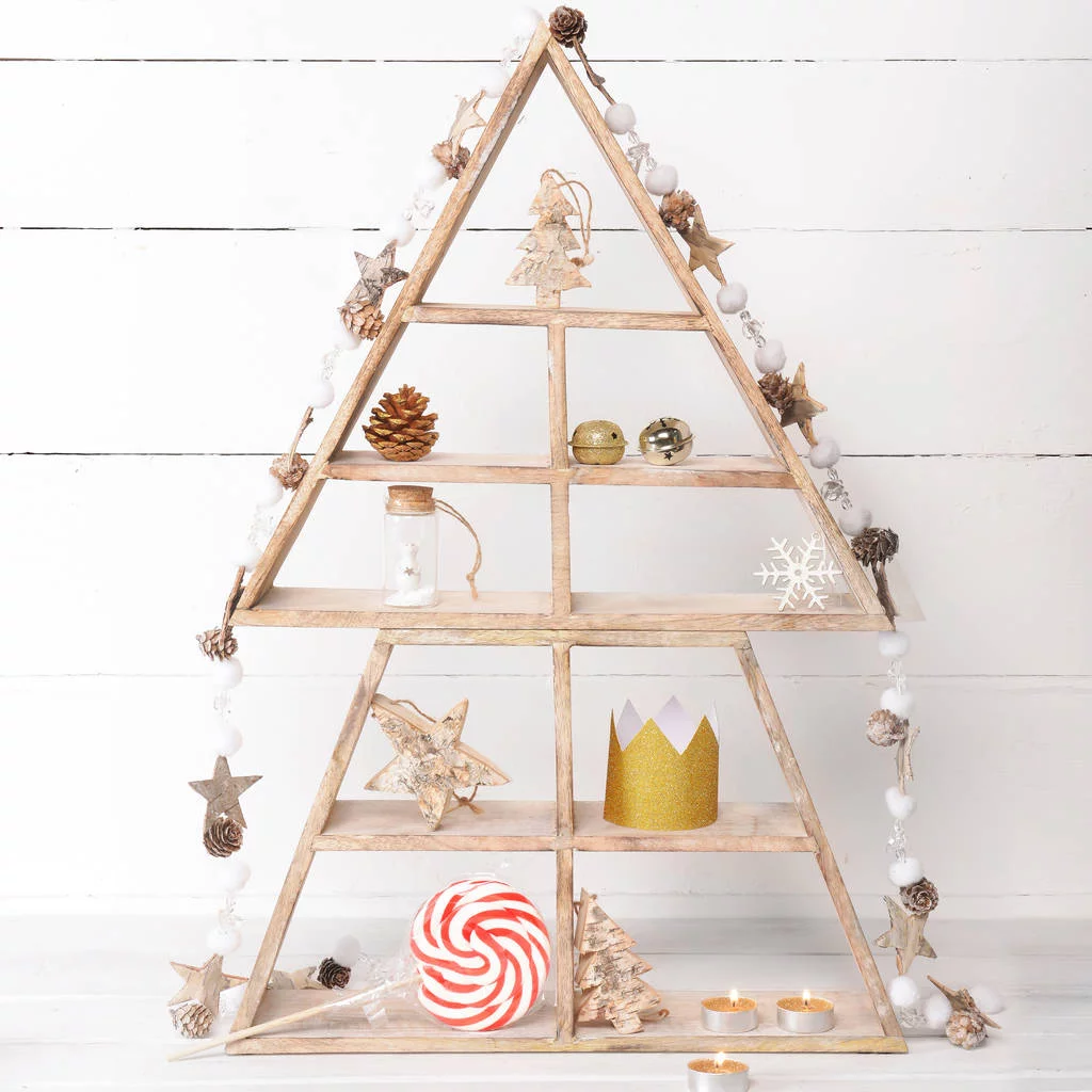 The Christmas tree shelf: clever decoration display ideas ~ Fresh ...